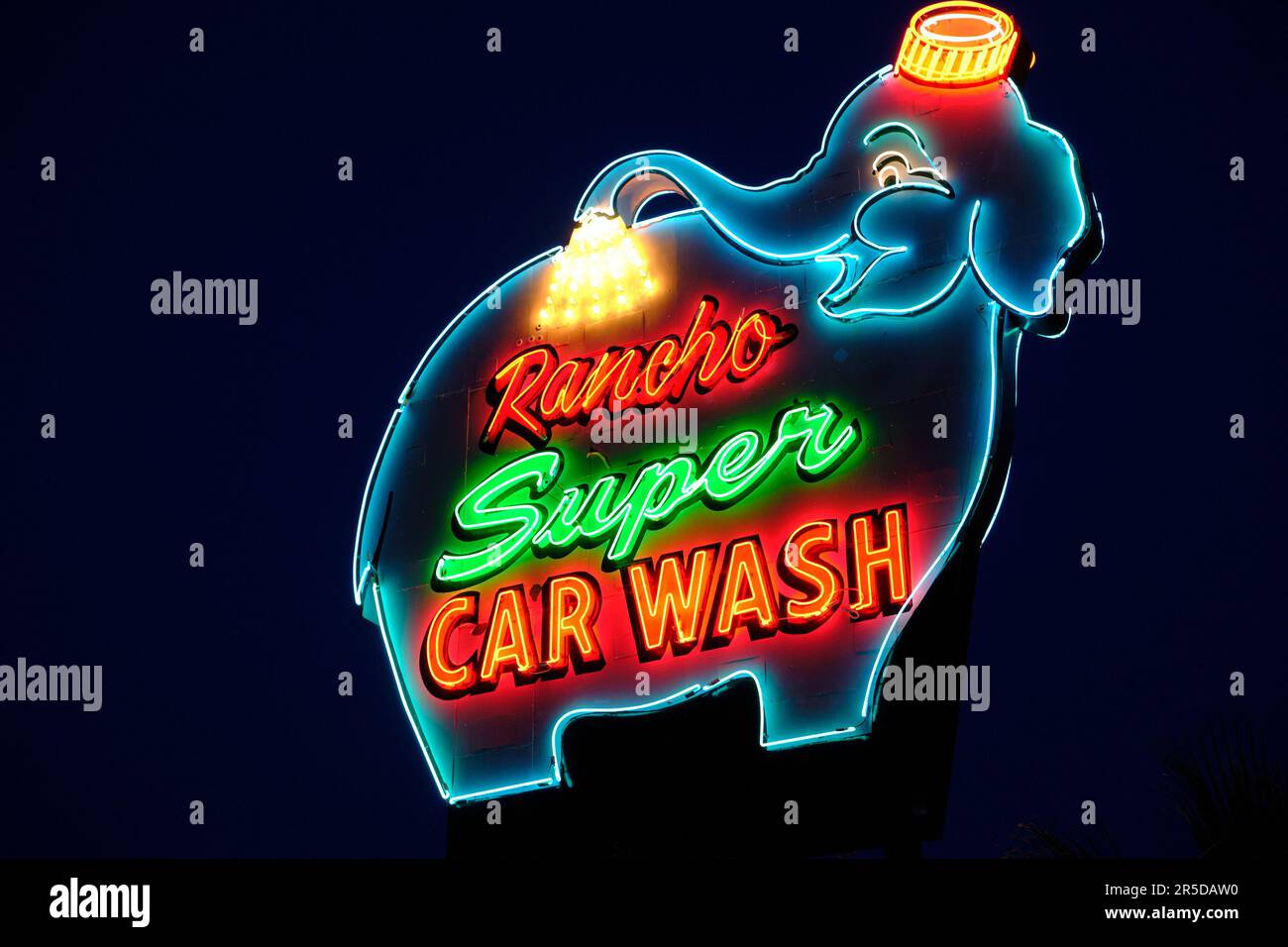 Elephant super car wash sign hi-res stock photography and images - Alamy
