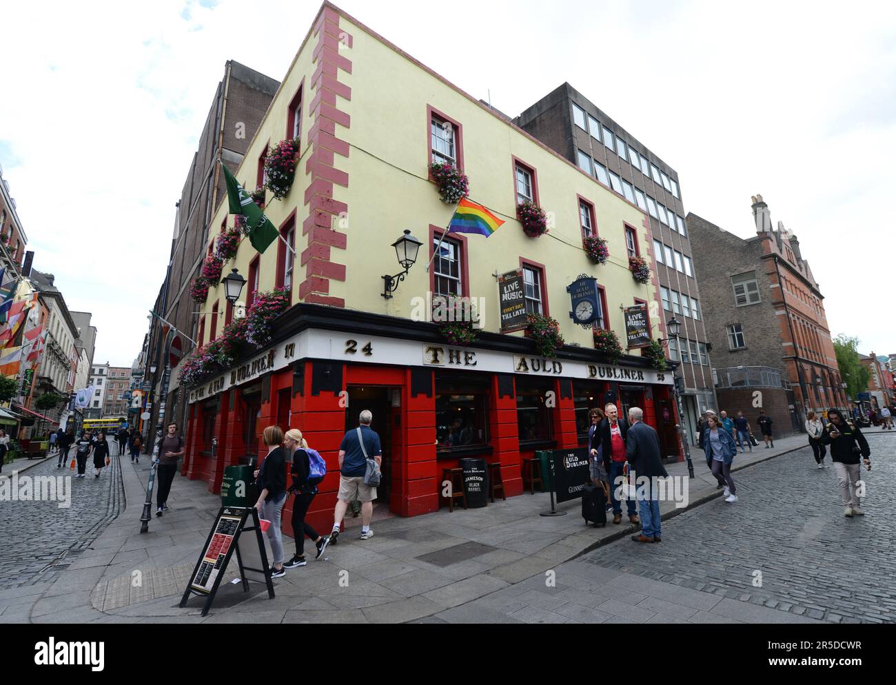 The Auld Dubliner Irish Pub in Temple Bar, Dublin, Ireland Stock Photo ...