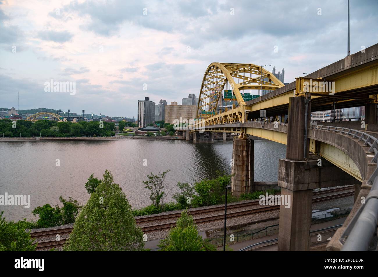 The Fort Pitt Bridge in Pittsburgh, Pennsylvania Stock Photo - Alamy