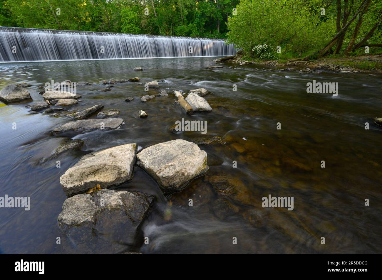 Dam cascades hi-res stock photography and images - Alamy