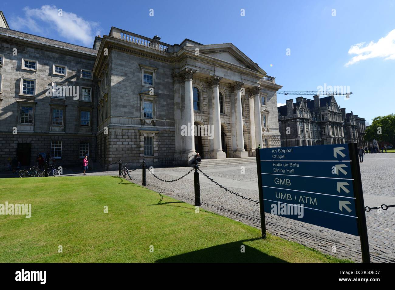 Beautiful old buildings at the Trinity College campus in Dublin ...