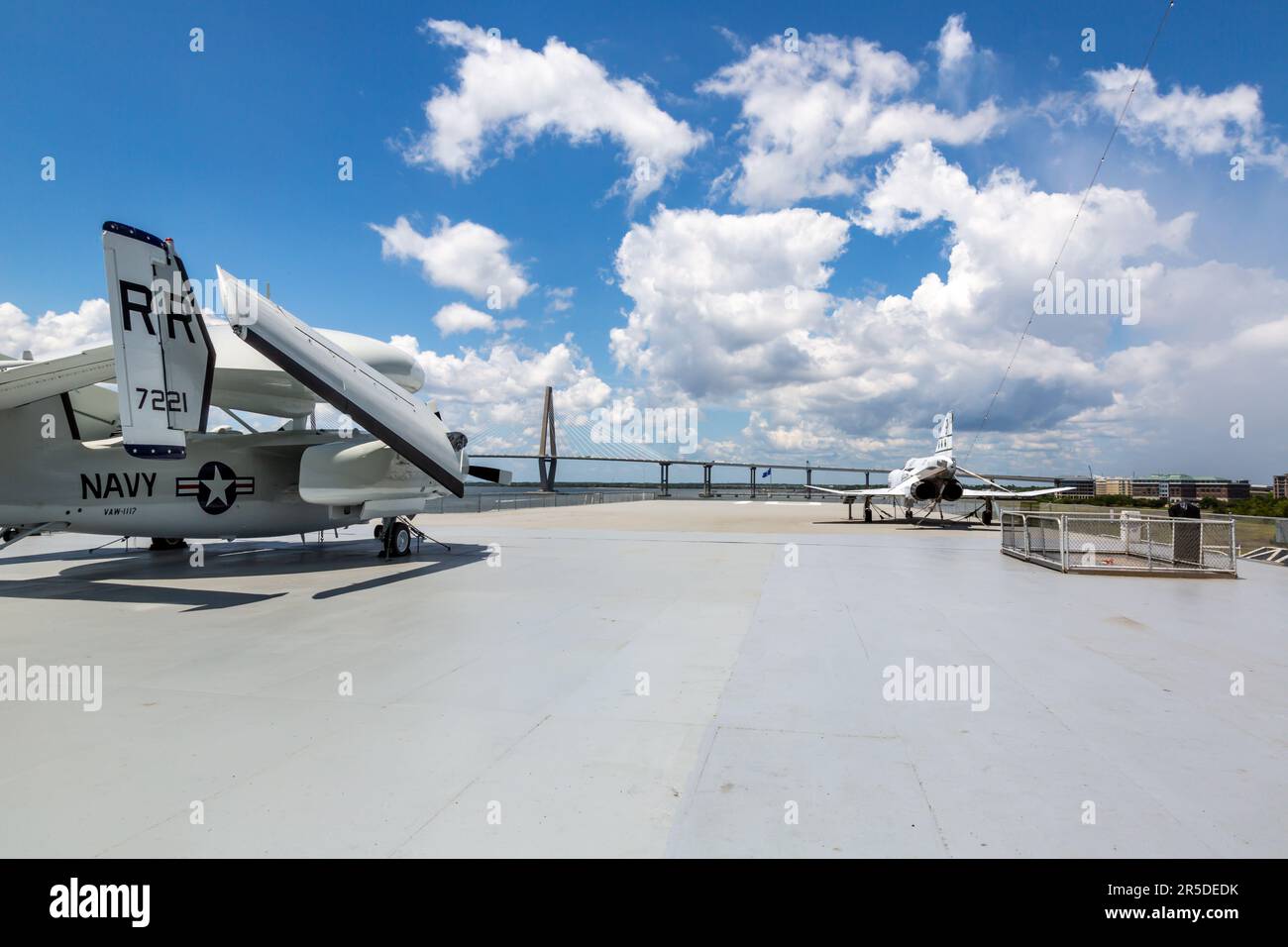 Mcdonnell douglas f 4j phantom ii fighter jet hi-res stock photography ...