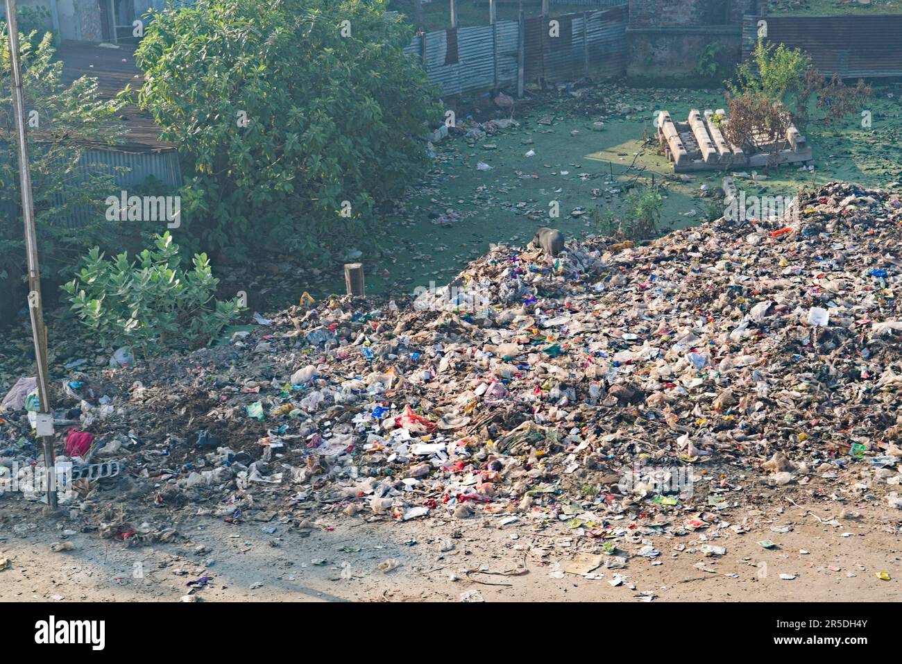 India waste management hi-res stock photography and images - Alamy