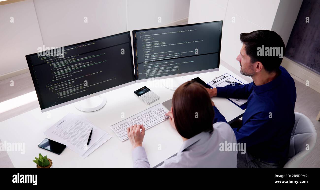 Agile Pair Programming And Extreme Coding. Business Software Stock Photo - Alamy