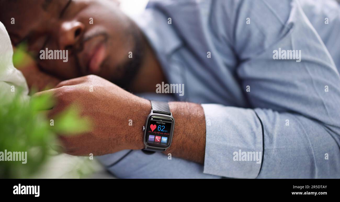 Black smart watch showing heart hi-res stock photography and images - Alamy