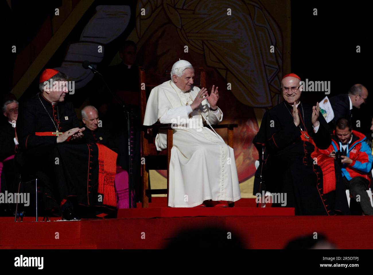 Before returning to the Vatican, Pope Benedict XVI conducts a brief ...