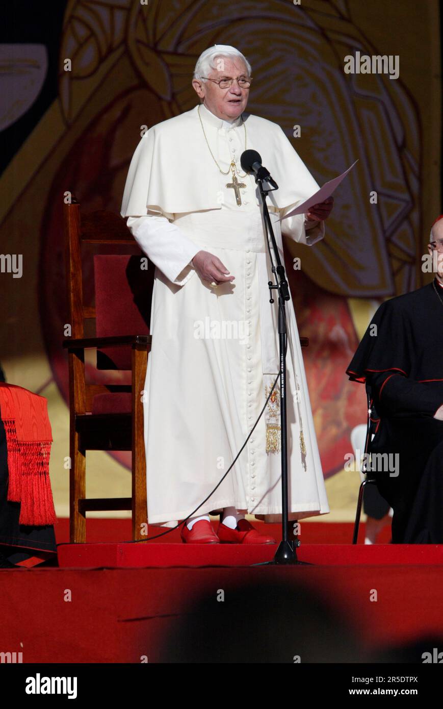 Before returning to the Vatican, Pope Benedict XVI conducts a brief ...