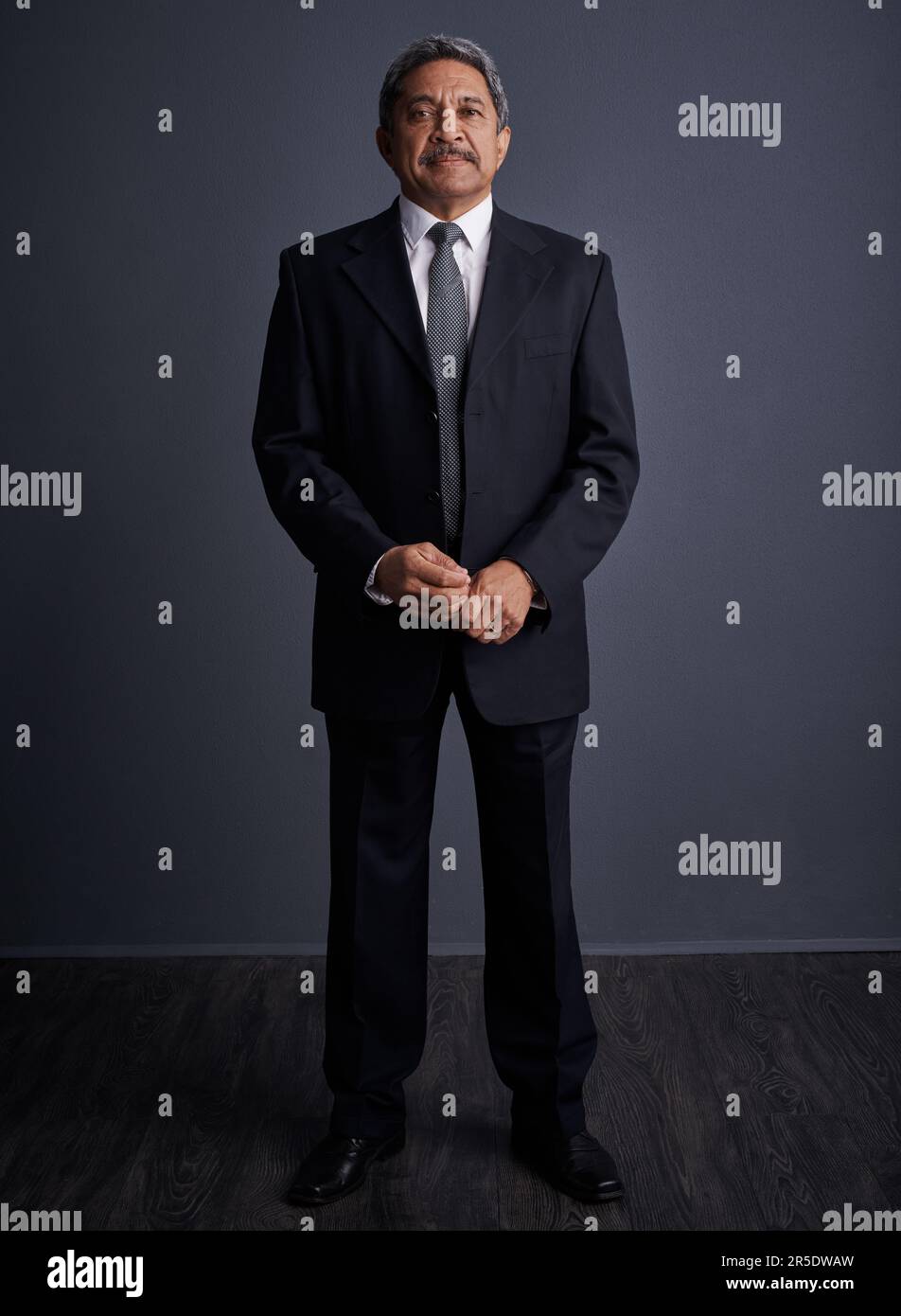 Distinguished dressed men hi-res stock photography and images - Alamy