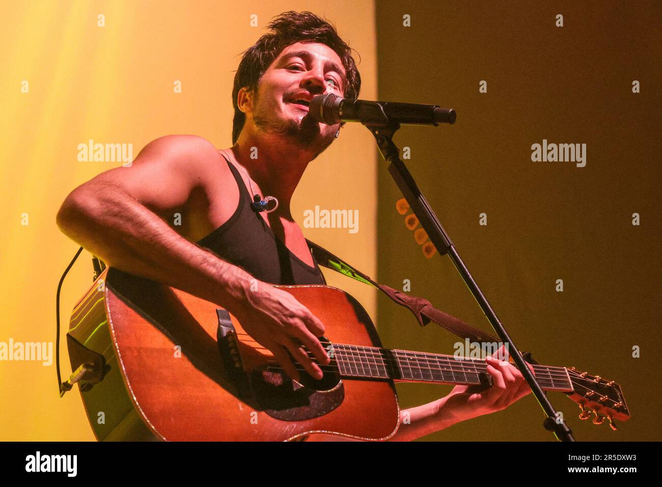 PR - CURITIBA - 02/06/2023 - CURITIBA, SHOW TIAGO IORC - Tiago Iorc ...