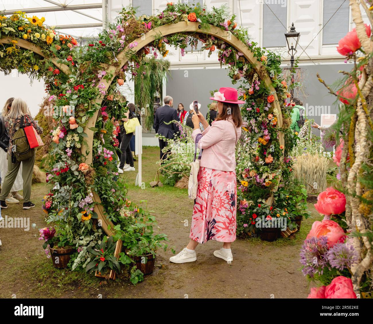 Flower arrangement display at Chelsea Flower Show 2023 Stock Photo - Alamy