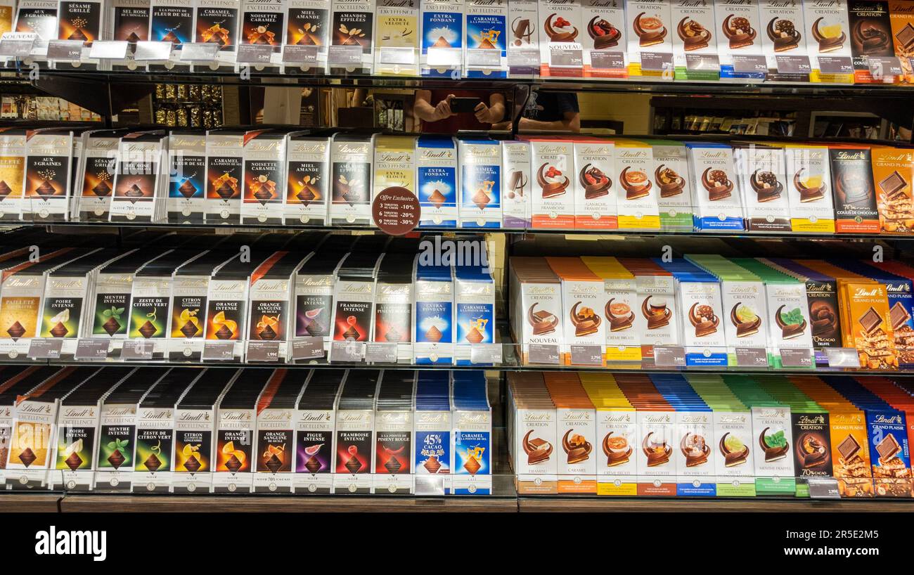 Bordeaux , Aquitaine France - 05 29 2023 : Lindt logo sign and text ...
