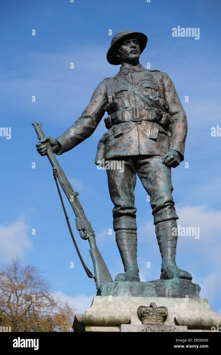 British soldier statue hi-res stock photography and images - Alamy