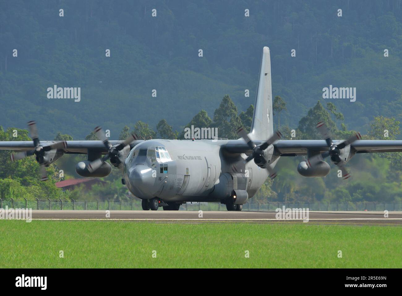 Lockheed c 130h 30 hercules hi-res stock photography and images - Alamy