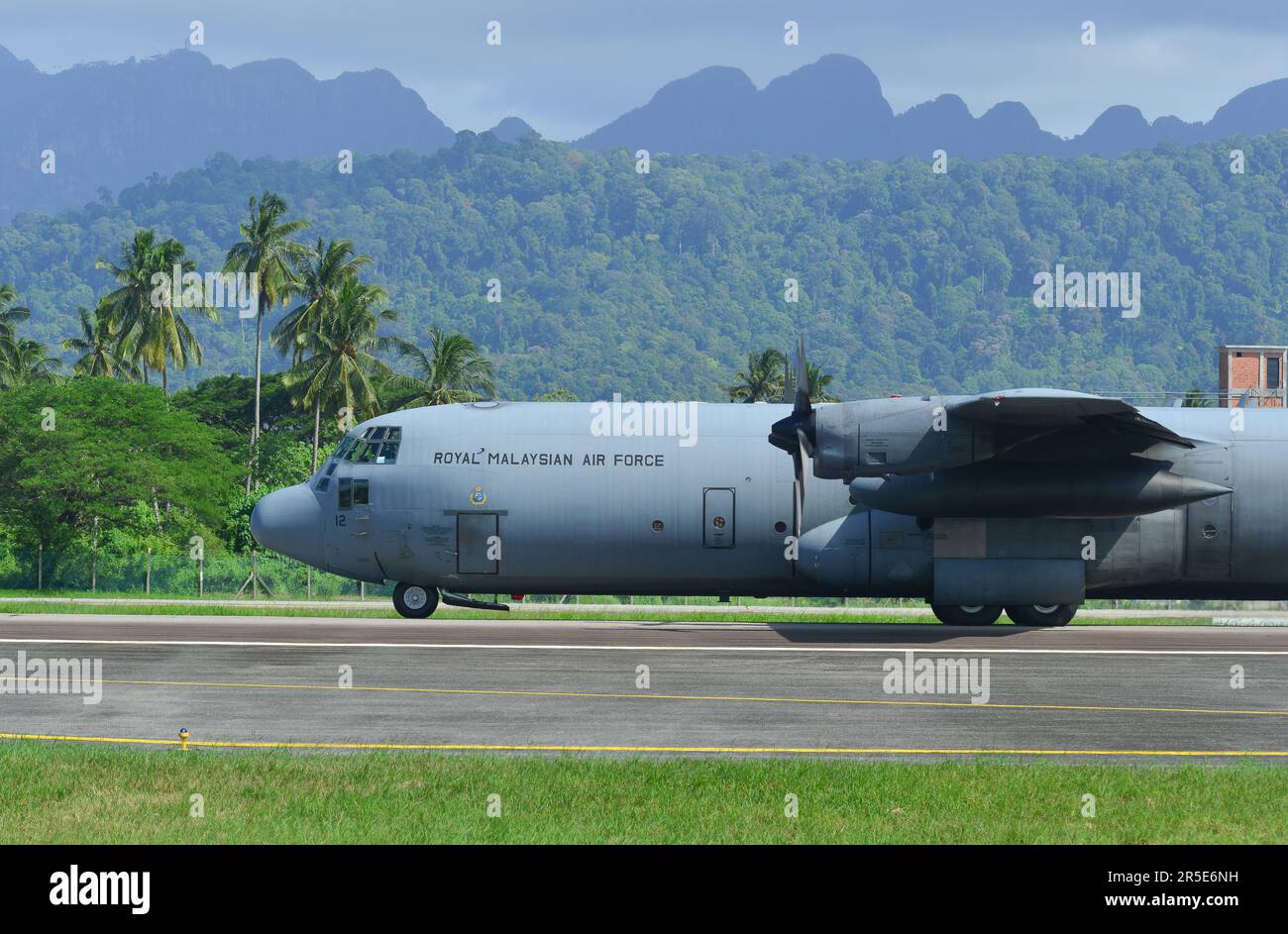 Lockheed c 130h 30 hercules hi-res stock photography and images - Alamy