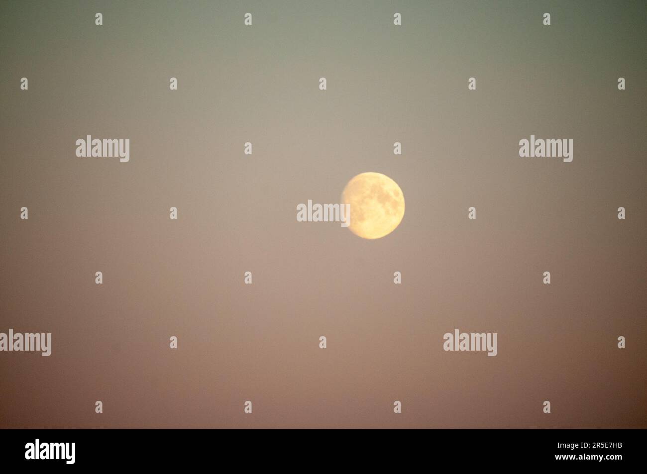 Full moon cloud layer hi-res stock photography and images - Alamy