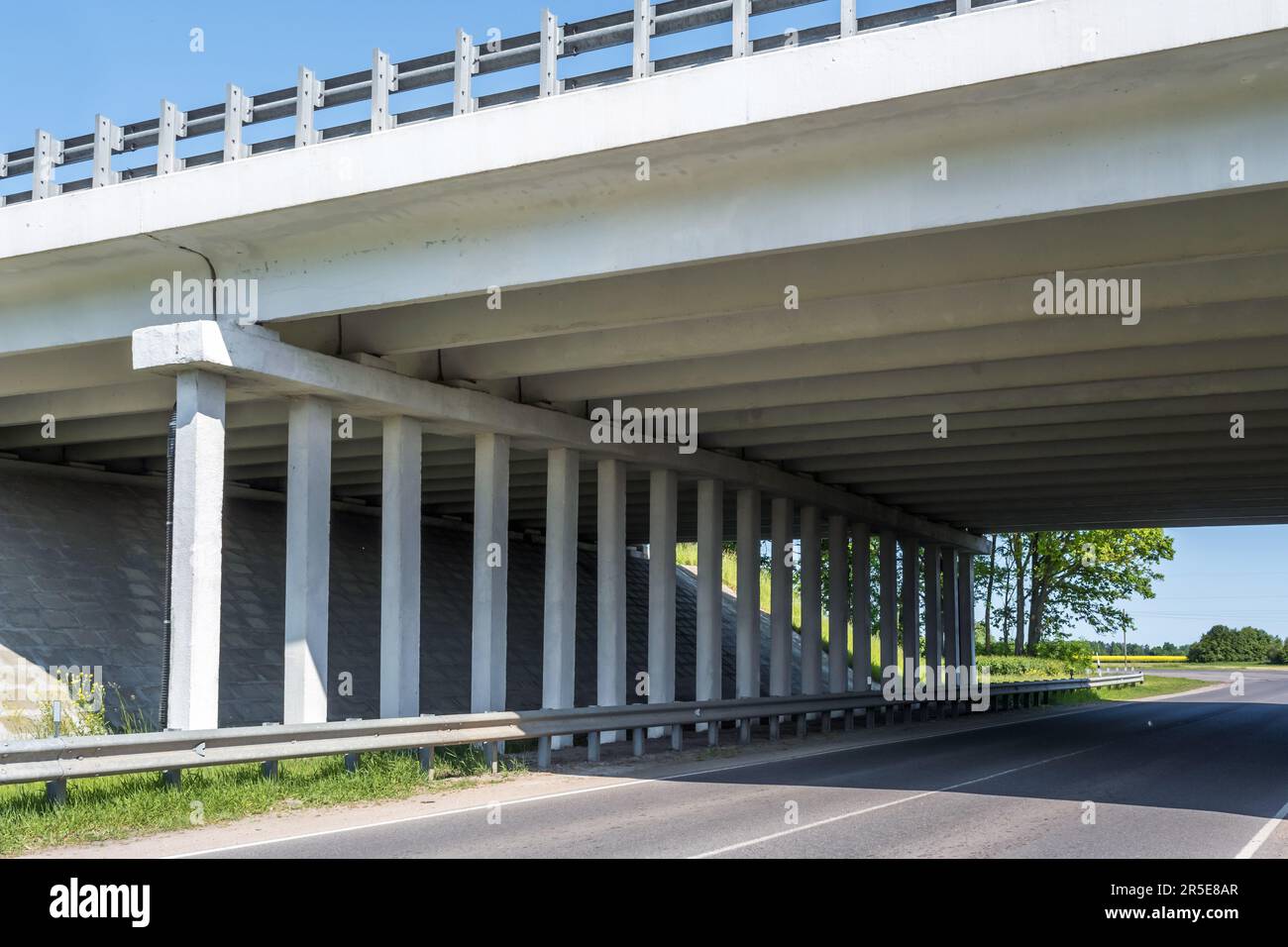 Concrete support pillar pillars column columns hi-res stock photography ...