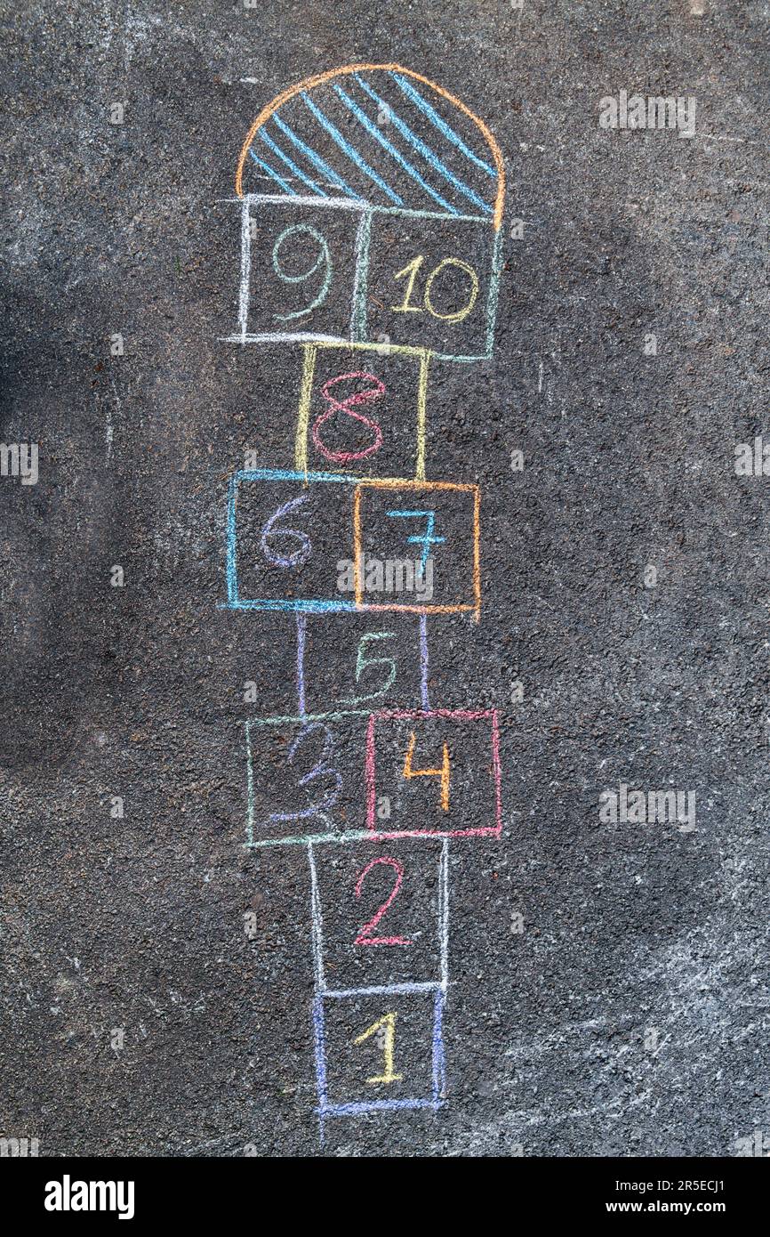 Chalk outline on pavement hi-res stock photography and images - Alamy