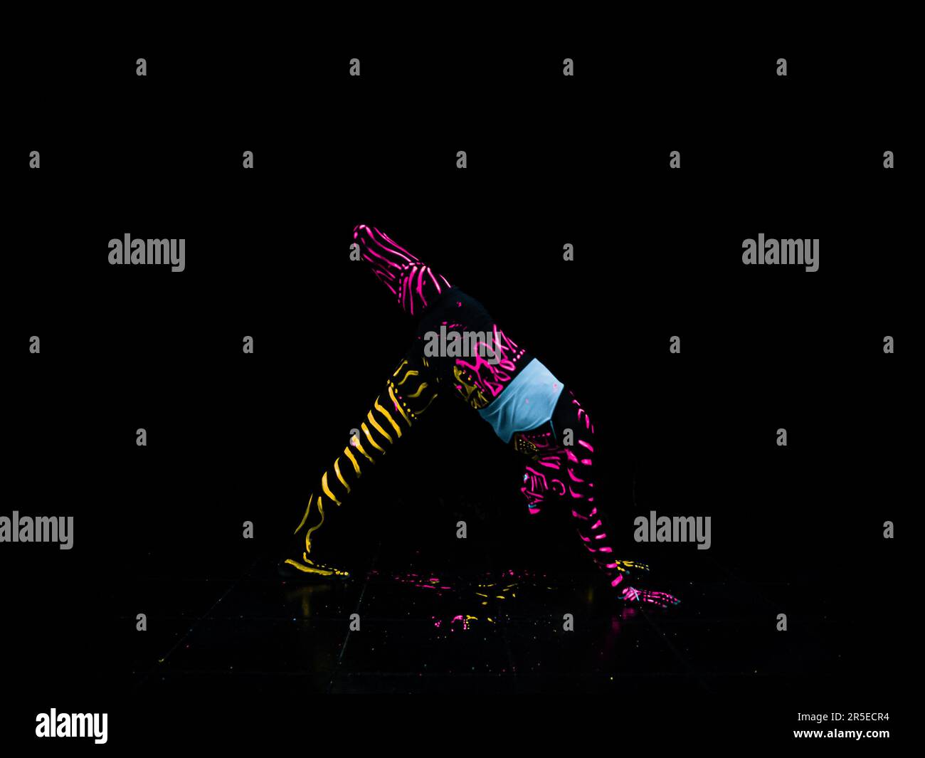 Body painted hi-res stock photography and images - Alamy