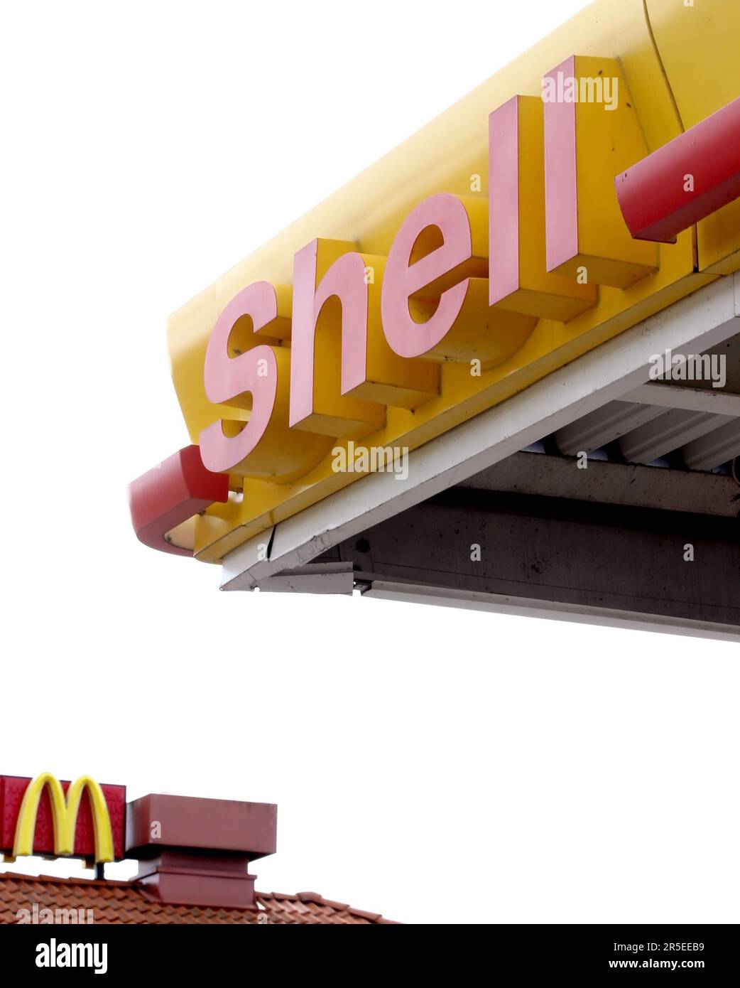 Shell gas station Stock Photo - Alamy