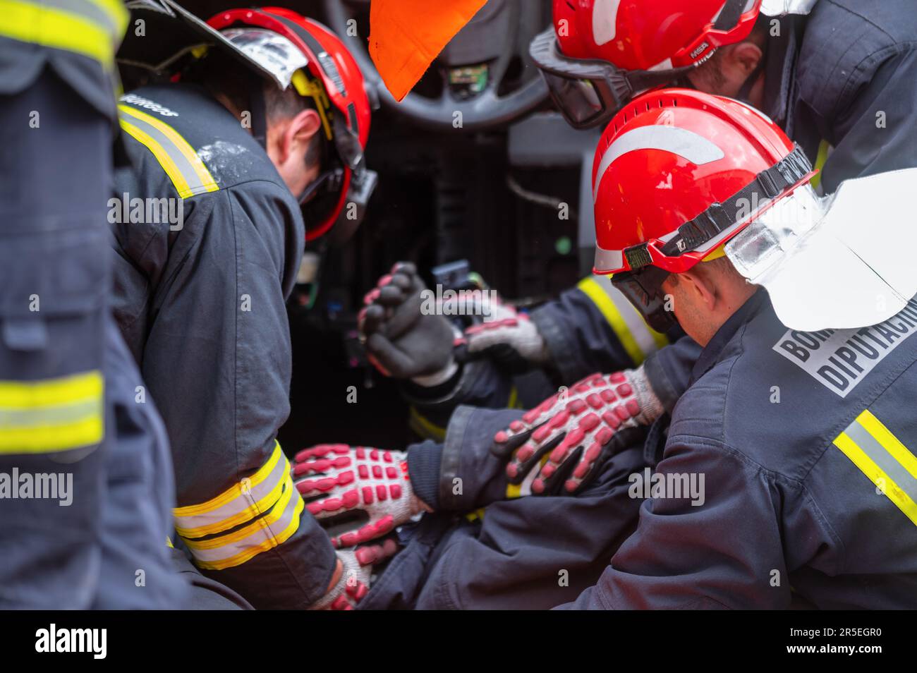Car crash with trapped victim hi-res stock photography and images - Alamy