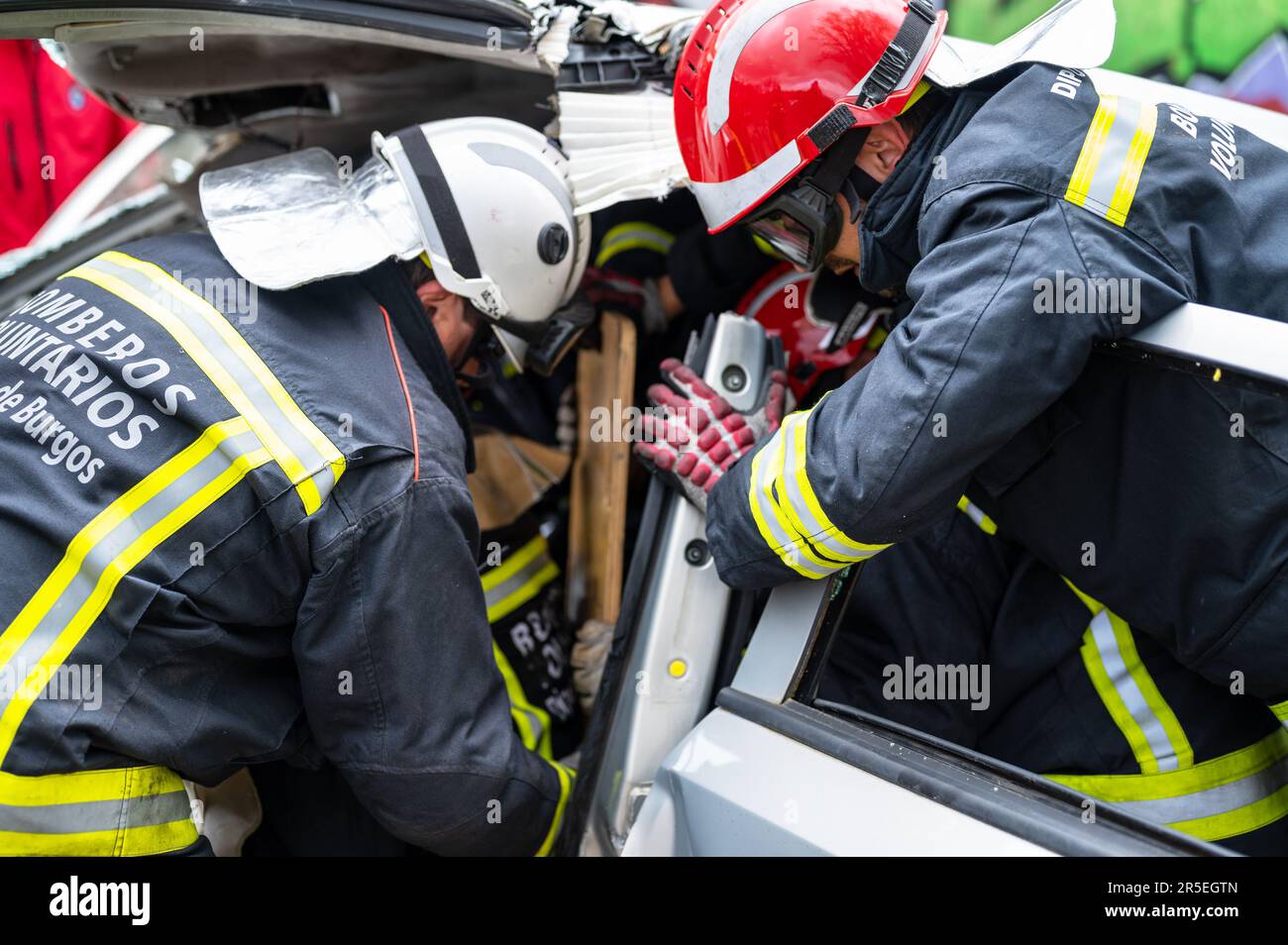 Car crash with trapped victim hi-res stock photography and images - Alamy