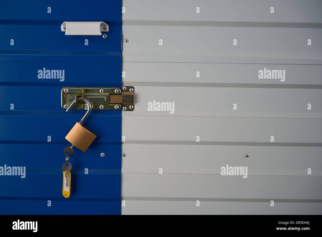 Functional gate lock hi-res stock photography and images - Alamy