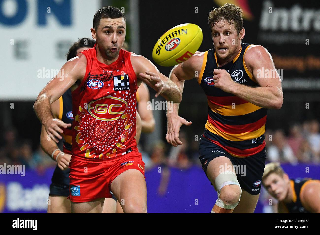 Darwin, Australia. 03rd June, 2023. Rory Atkins of the Suns makes a run ...