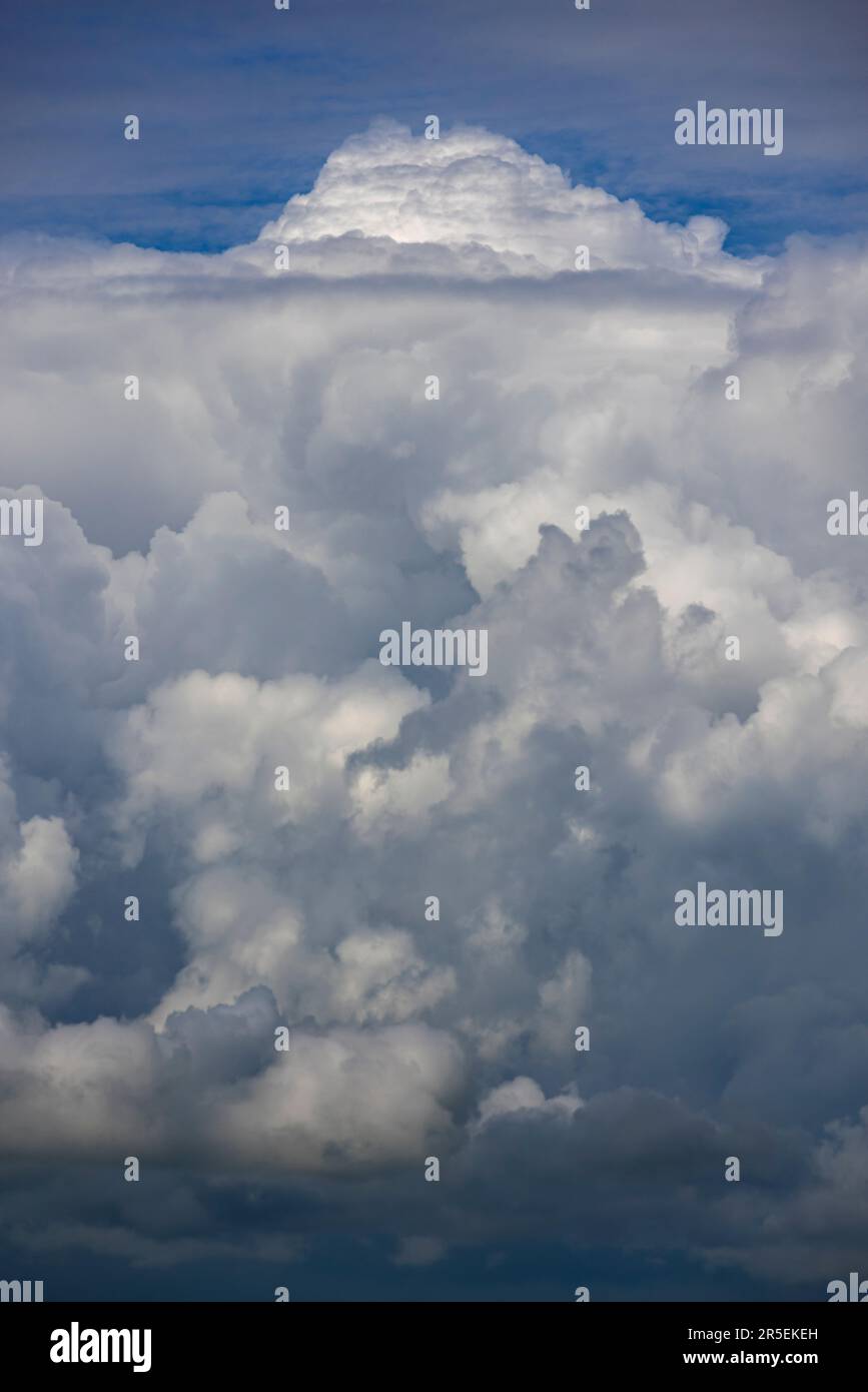Cumulonimbus storm clouds gathering Stock Photo - Alamy Cumulonimbus storm clouds gathering Stock Photo - Alamy