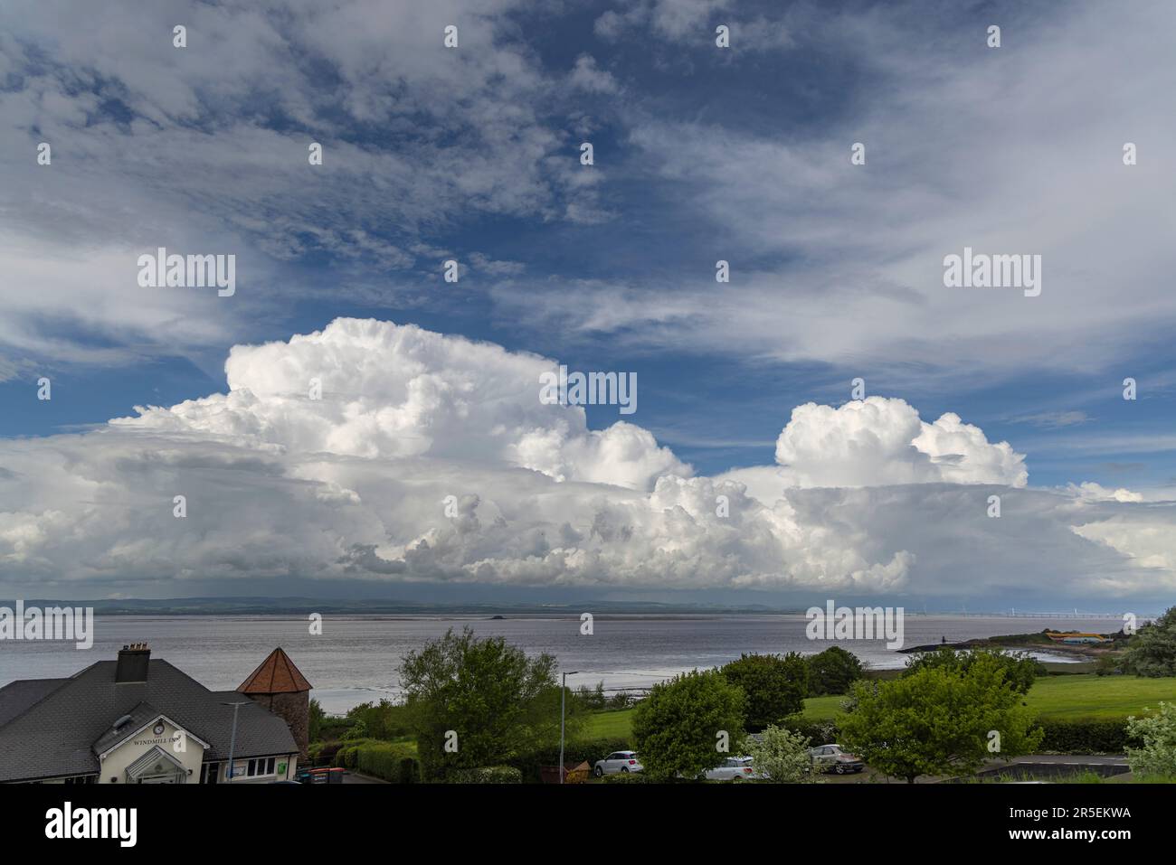 Cumulonimbus Calvus cloud along the Welsh coast Stock Photo - Alamy