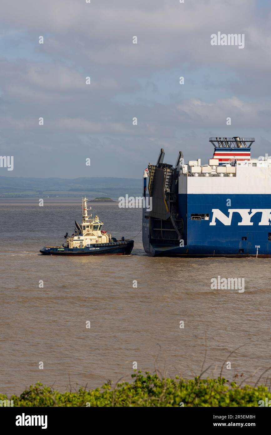 RoRo Graceful leader heading into Royal Portbury docks Stock Photo - Alamy
