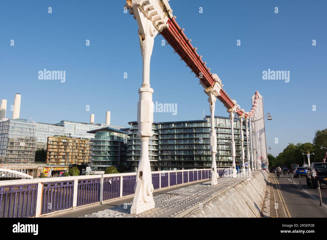 Chelsea Bridge, Chelsea Bridge Road, London, SW3, England, U.K Stock ...