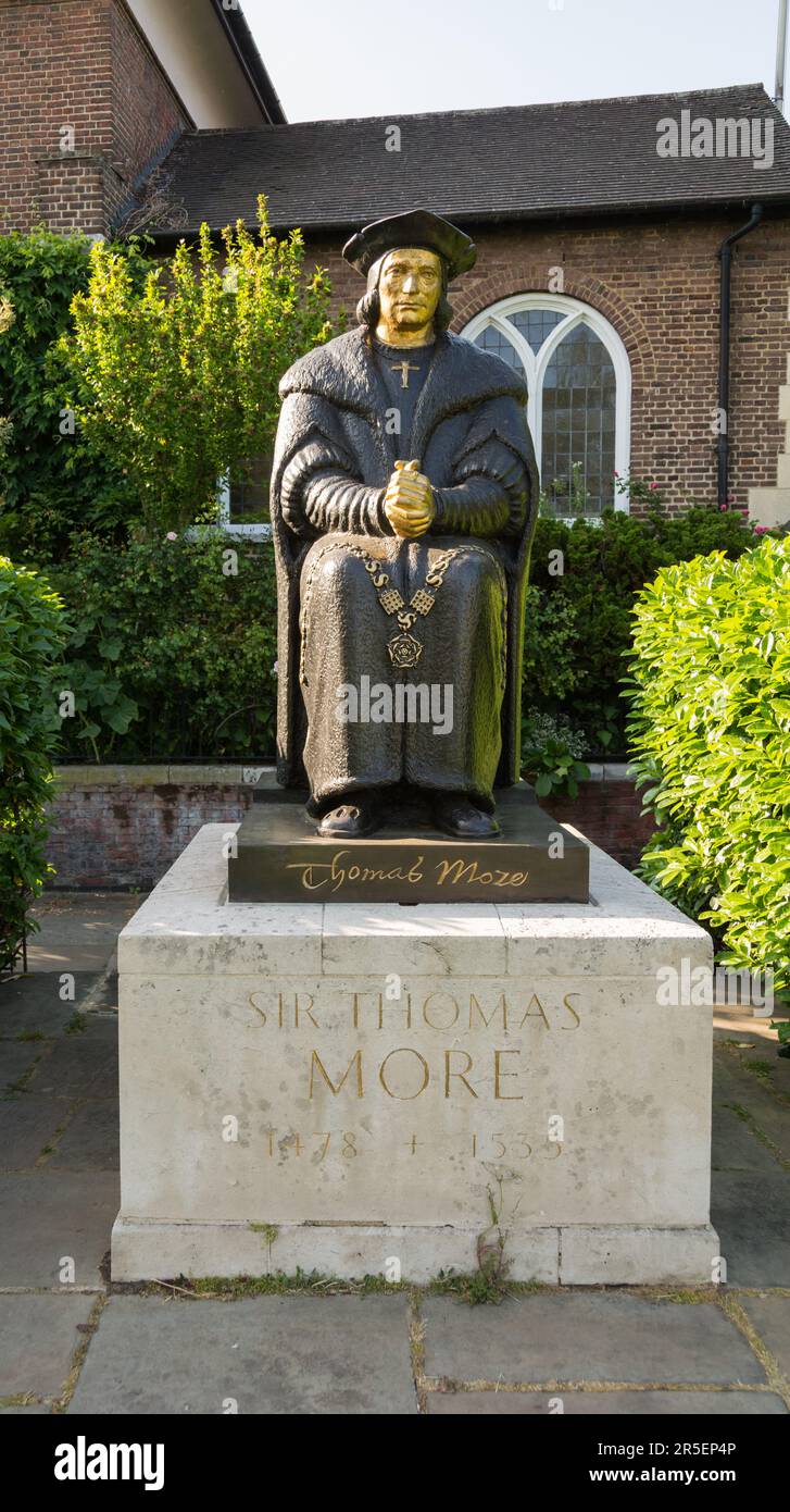 Statue of Sir Thomas Moore, Cheyne Walk, Chelsea, Royal Borough of ...