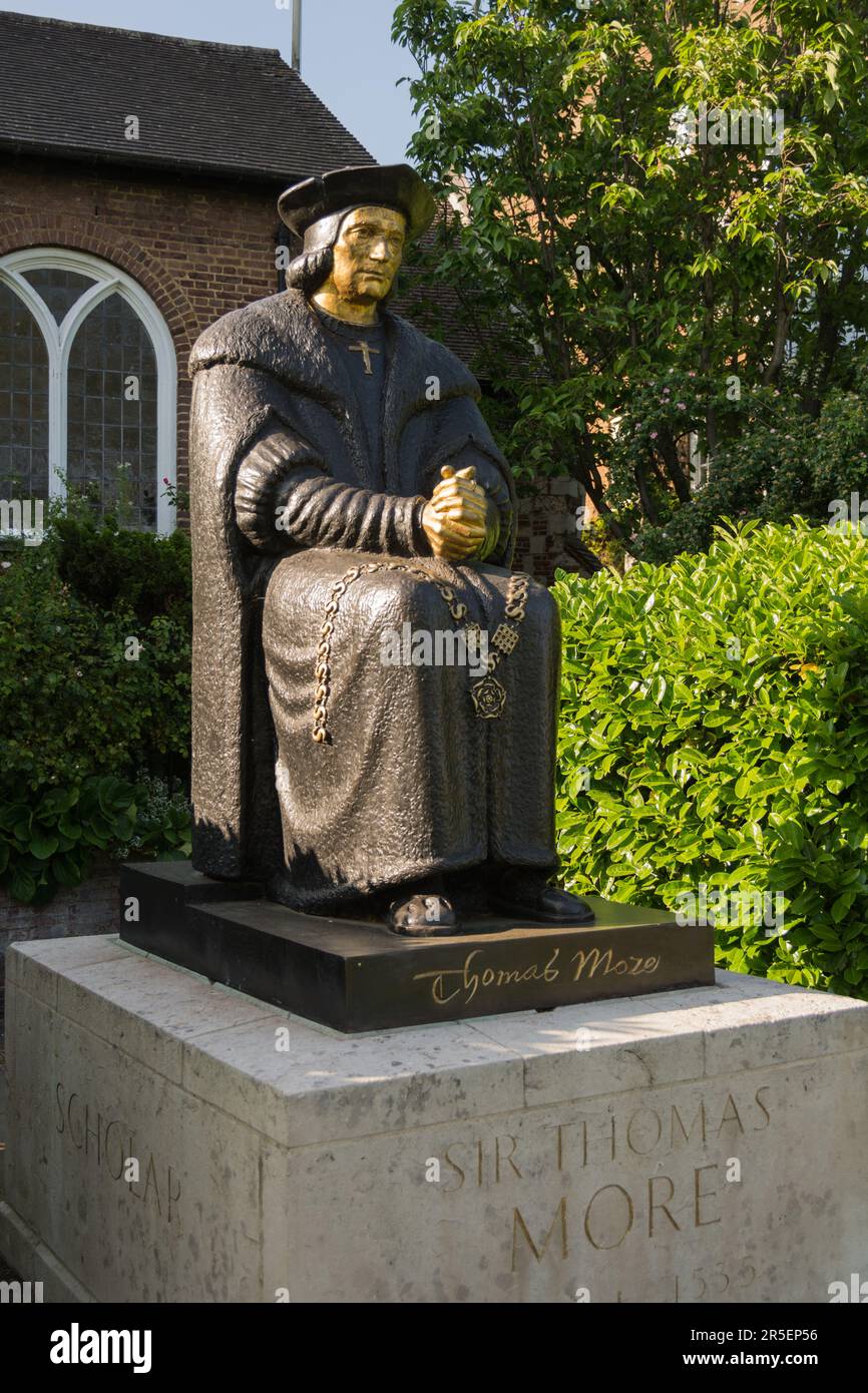 Statue of Sir Thomas Moore, Cheyne Walk, Chelsea, Royal Borough of ...