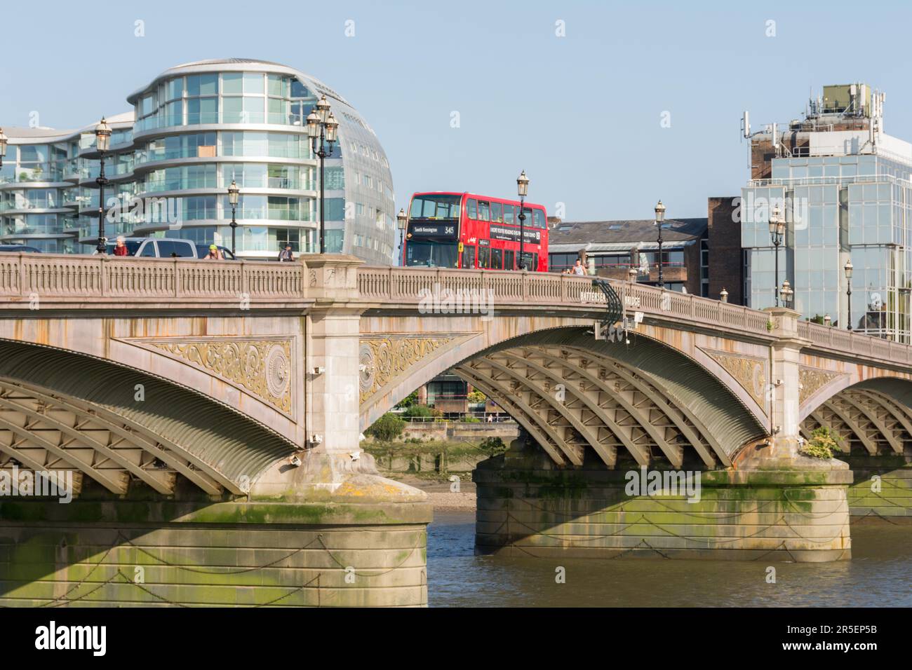 Joseph Bazalgette's Battersea Bridge Stock Photo - Alamy