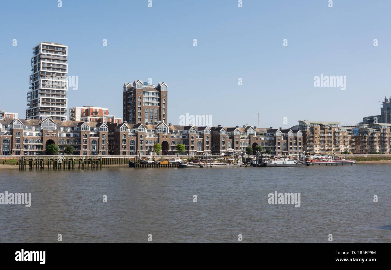 Plantation Wharf riverside development, York Place, Battersea, London ...