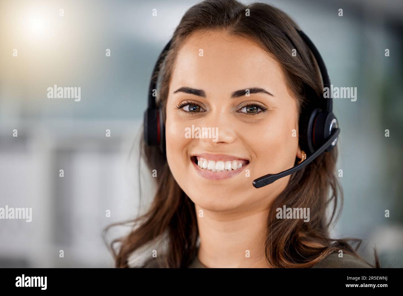 Call center girl hi-res stock photography and images - Alamy