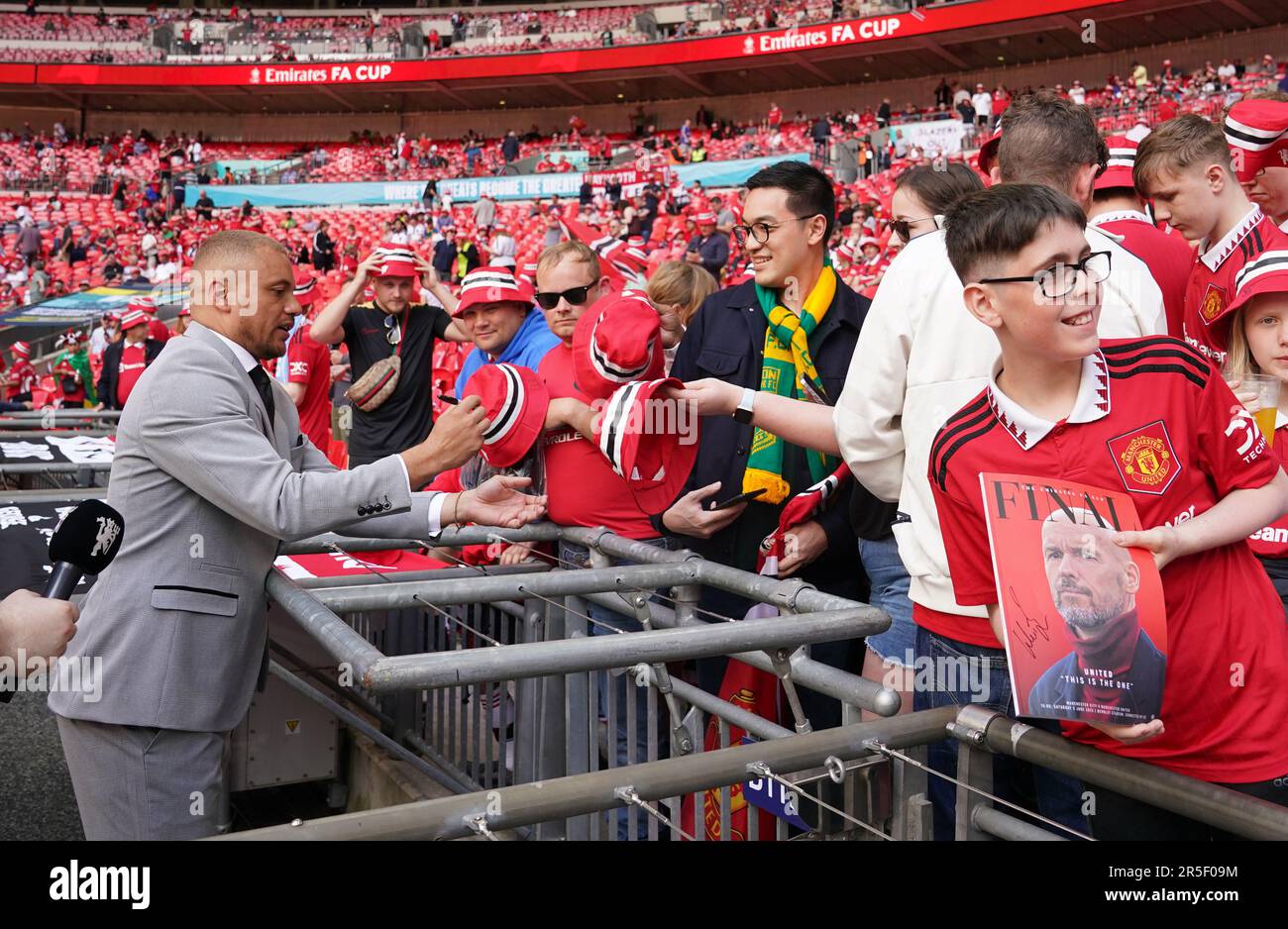 Wes Brown signs autographs for fans ahead of the Emirates FA Cup final ...