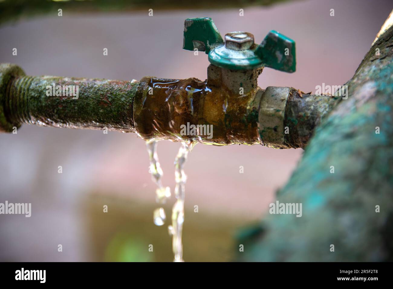 Water leakage at the junction of the water shut-off valve and pipe ...