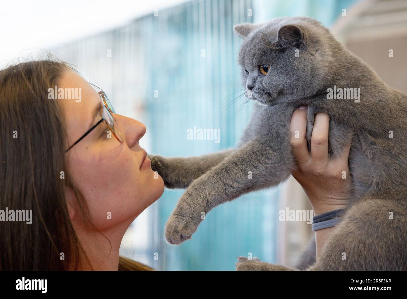 Erfurt, Germany. 03rd June, 2023. Mina-Lea Hesse holds a British ...