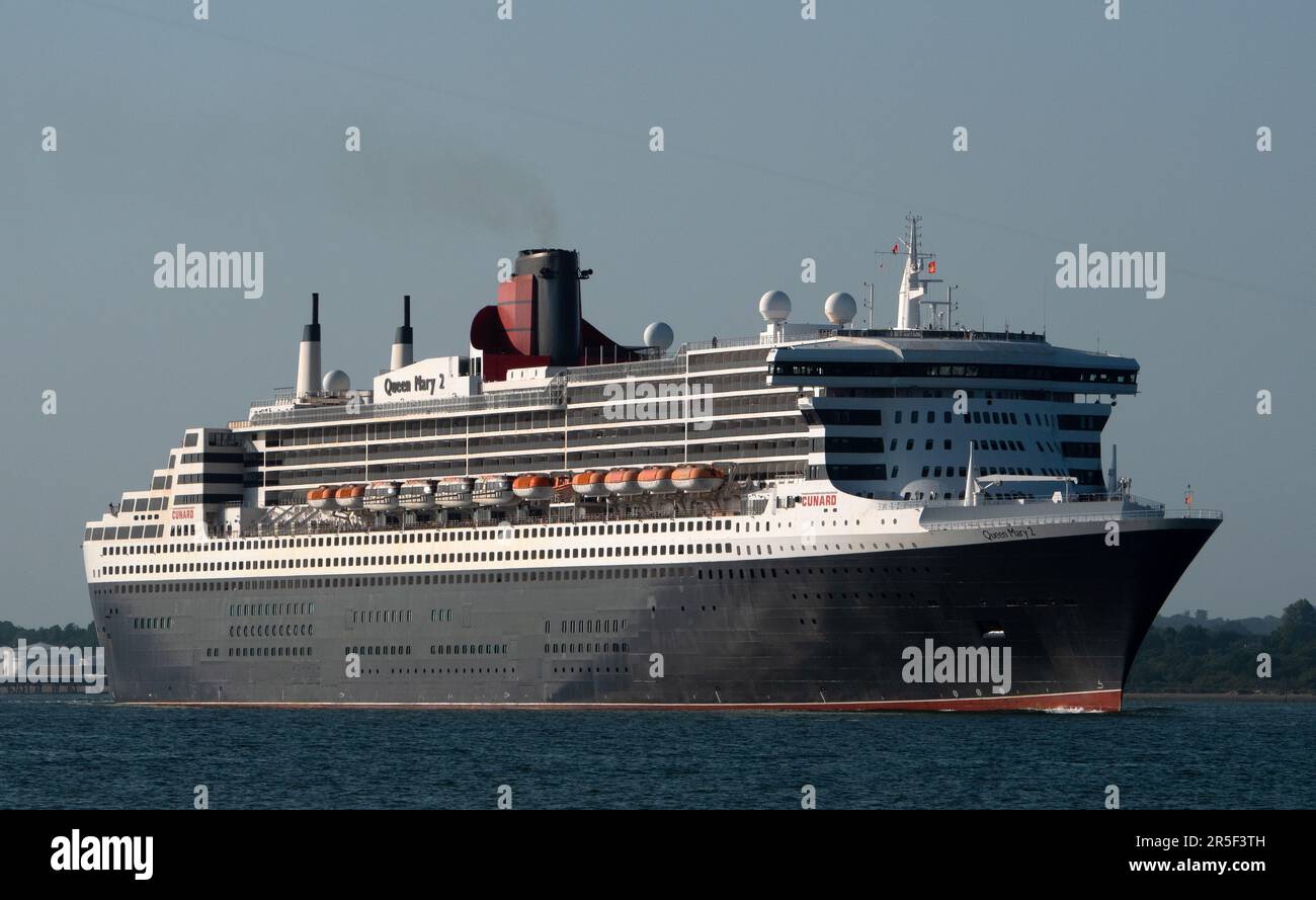 Queen mary on southampton hi-res stock photography and images - Alamy