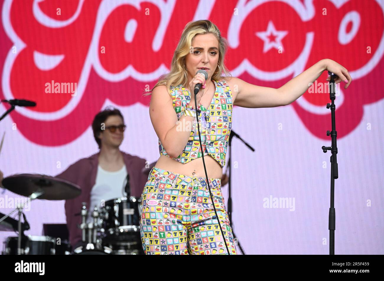 Sue veneers hi-res stock photography and images - Alamy