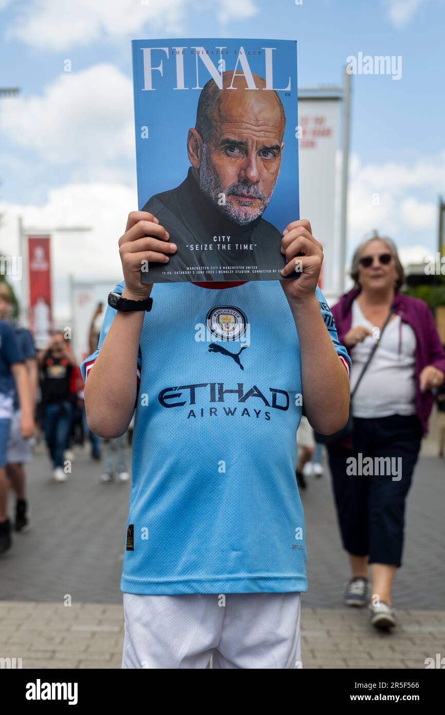 Manchester city fan hi-res stock photography and images - Alamy