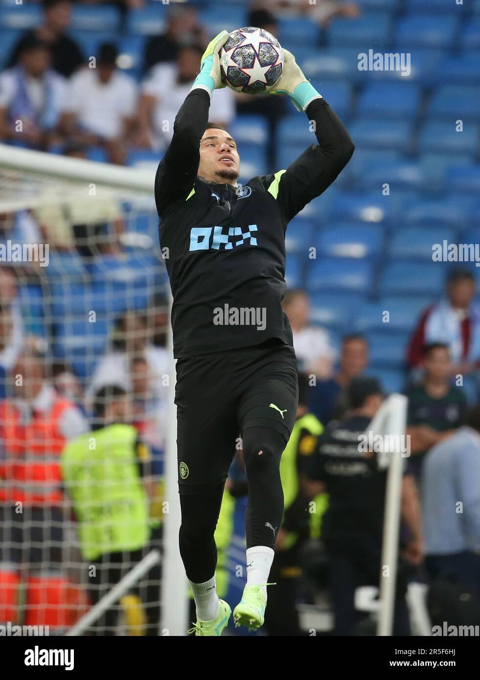 Ederson moraes 2023 hi-res stock photography and images - Alamy