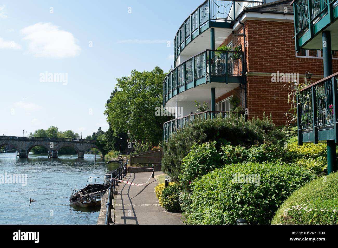 Maidenhead, UK. 3rd June, 2023. Two boats have been destroyed by fire ...