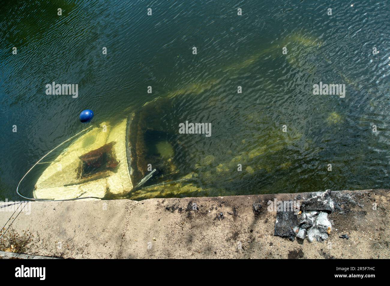 Maidenhead, UK. 3rd June, 2023. Two boats have been destroyed by fire ...
