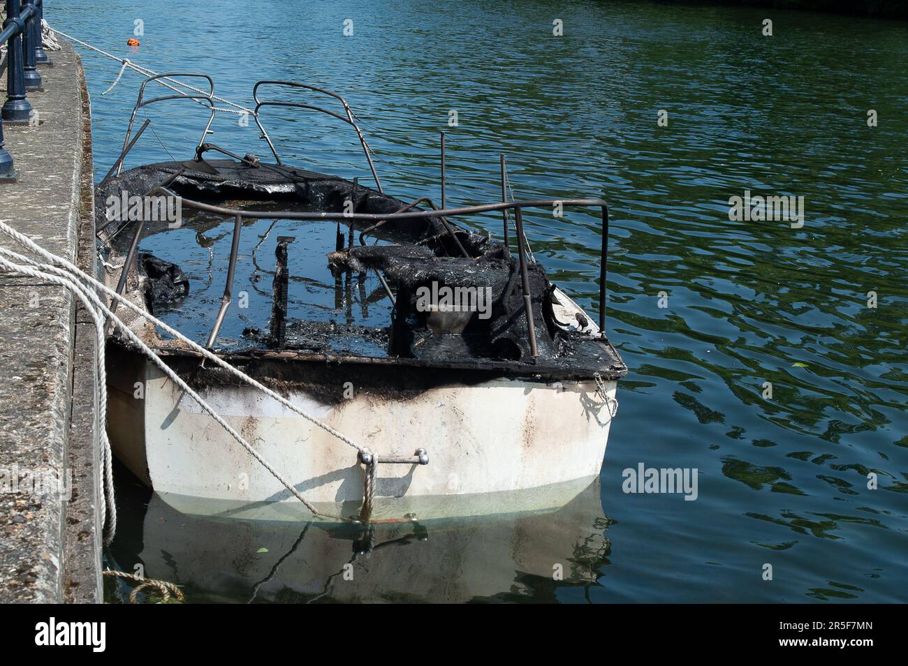 Maidenhead, UK. 3rd June, 2023. Two boats have been destroyed by fire ...