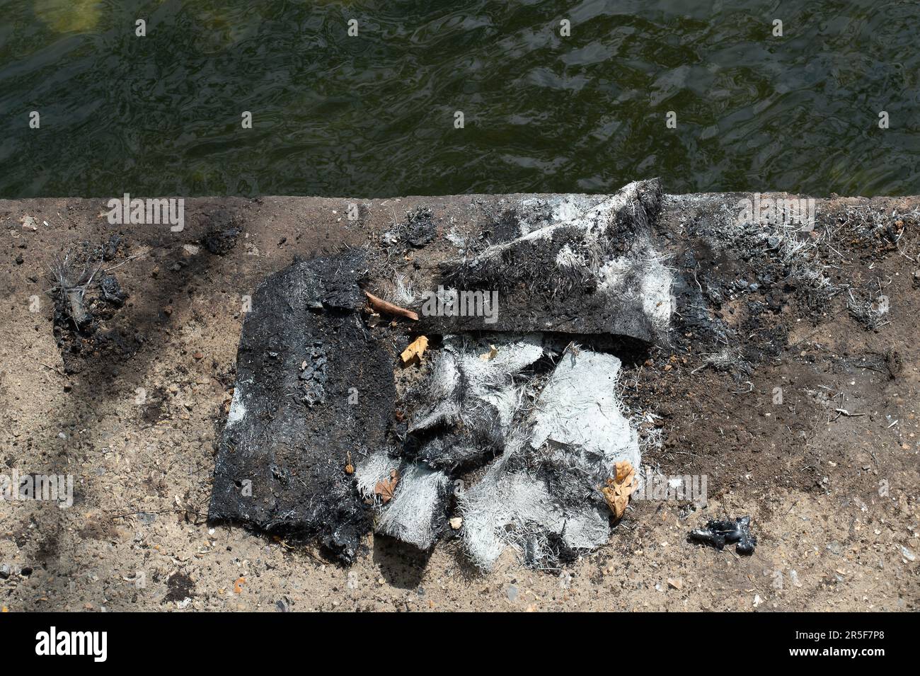 Maidenhead, UK. 3rd June, 2023. Two boats have been destroyed by fire ...