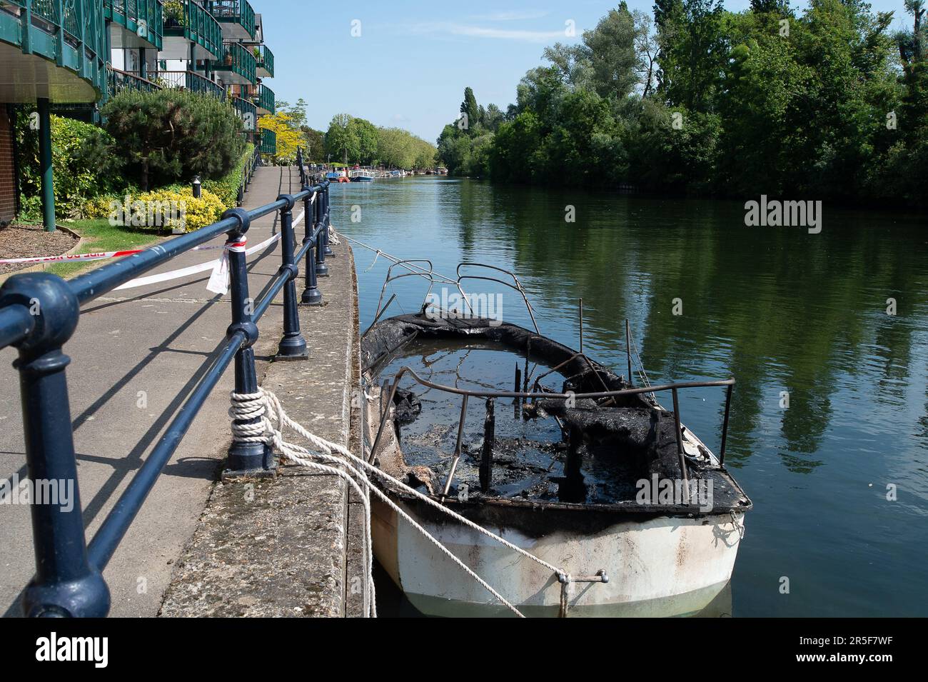 Maidenhead, UK. 3rd June, 2023. Two boats have been destroyed by fire ...