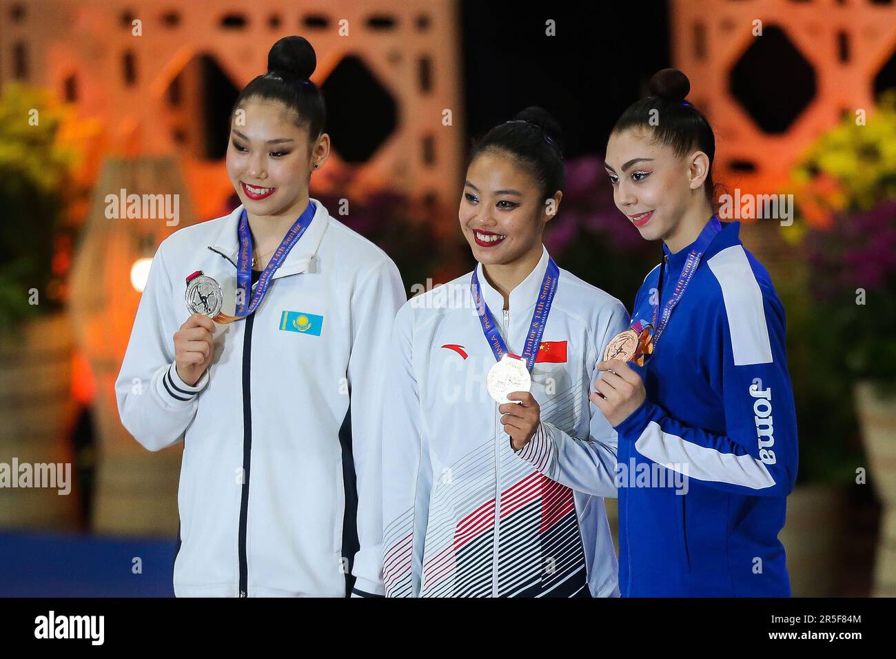 Manila, Philippines. 3rd June, 2023. Gold medalist Zhao Yating (C) of China, silver medalist ...