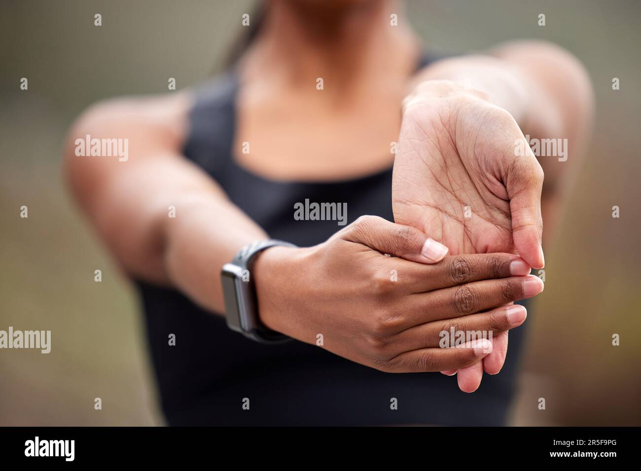 Jogging holding hands man woman hi-res stock photography and images - Alamy